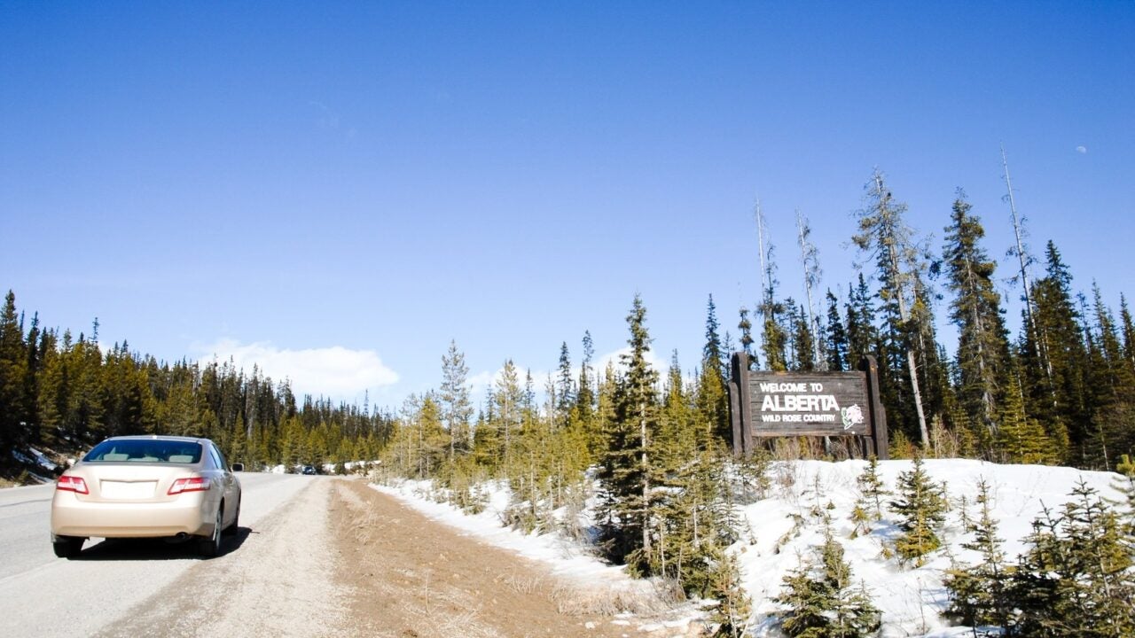 How do I import a car from the US to Alberta? | Acera Insurance