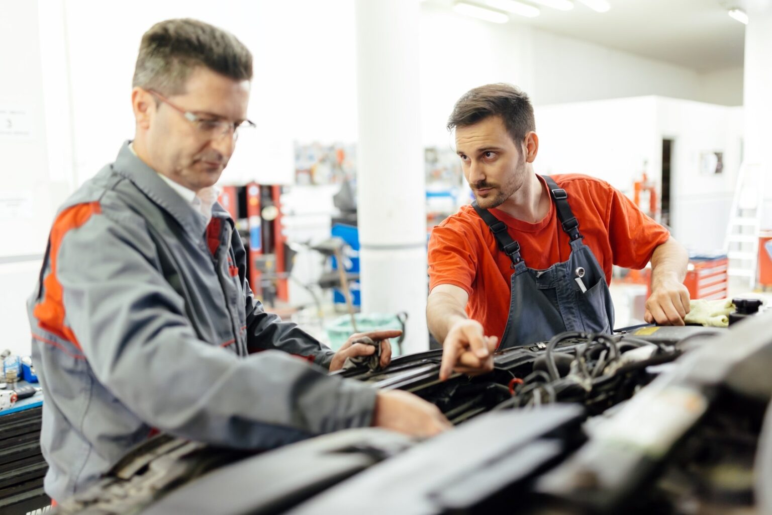 What's a Garage Policy? | Acera Insurance