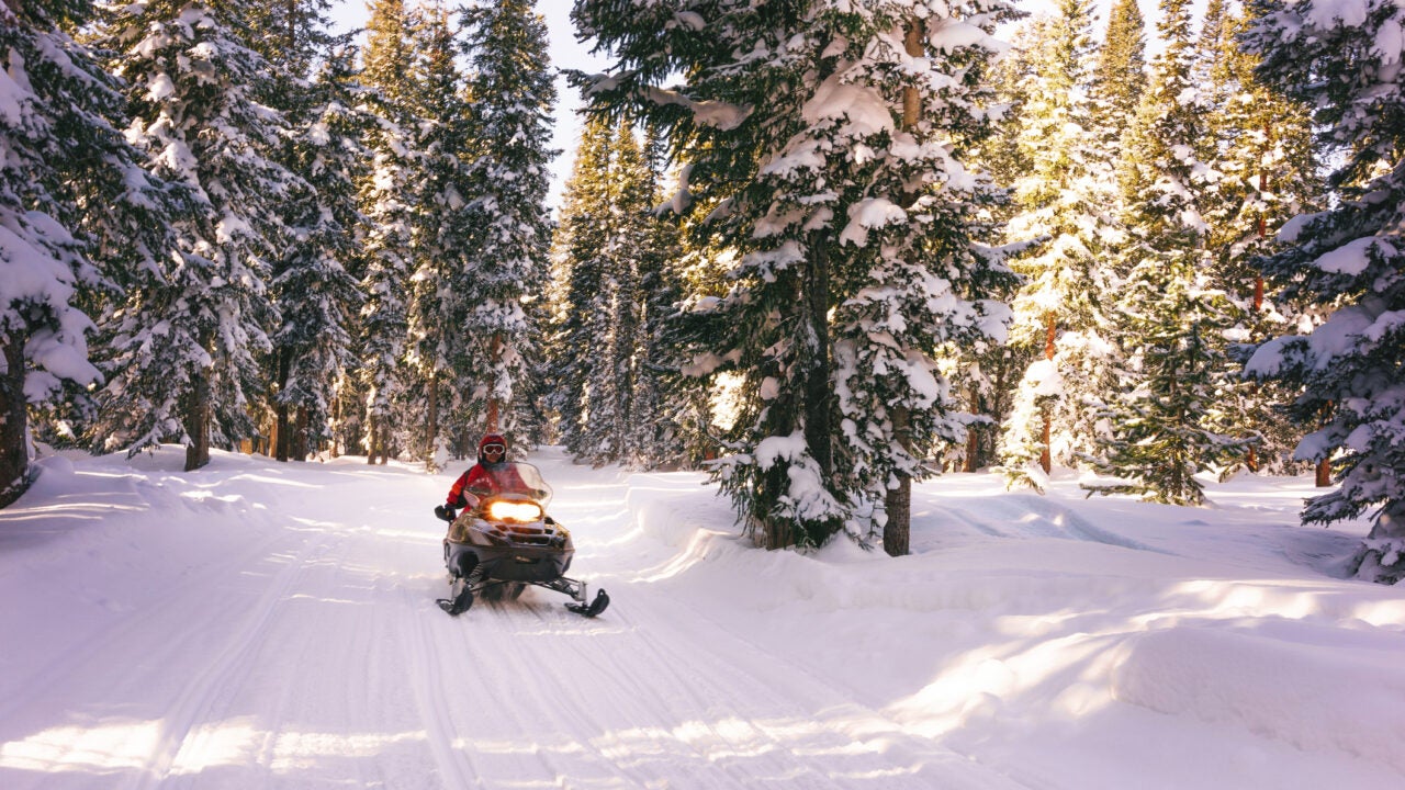 Snowmobile Safety 101: Expert Tips for a Risk-Free Ride